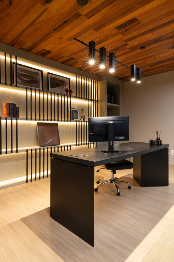 Vinyl Walls in the Workplace: 10 Amazing Ideas + Benefits