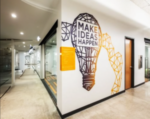 Vinyl Walls in the Workplace: 10 Amazing Ideas + Benefits